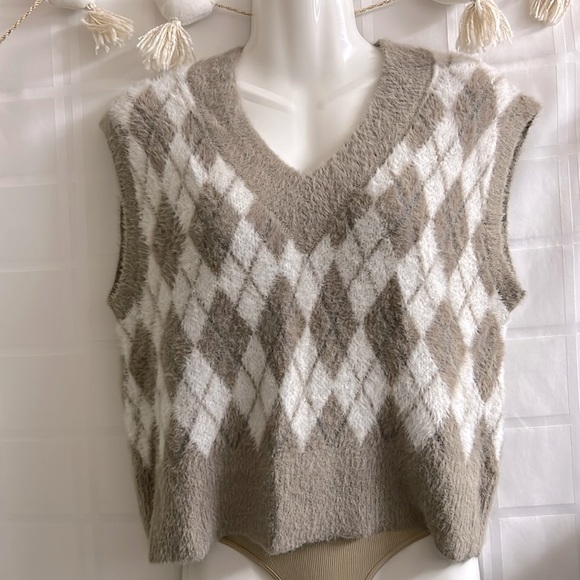 William Rast | Sweaters | William Rast Argyle Sweater Vest Xs Cream ...